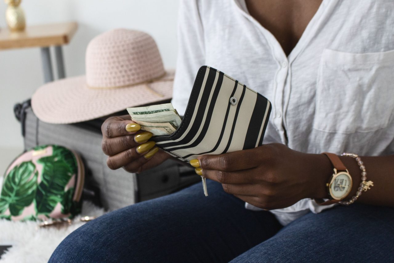 Hourly vs. Packages: The Virtual Assistant Pricing Guide - Byte Bodega