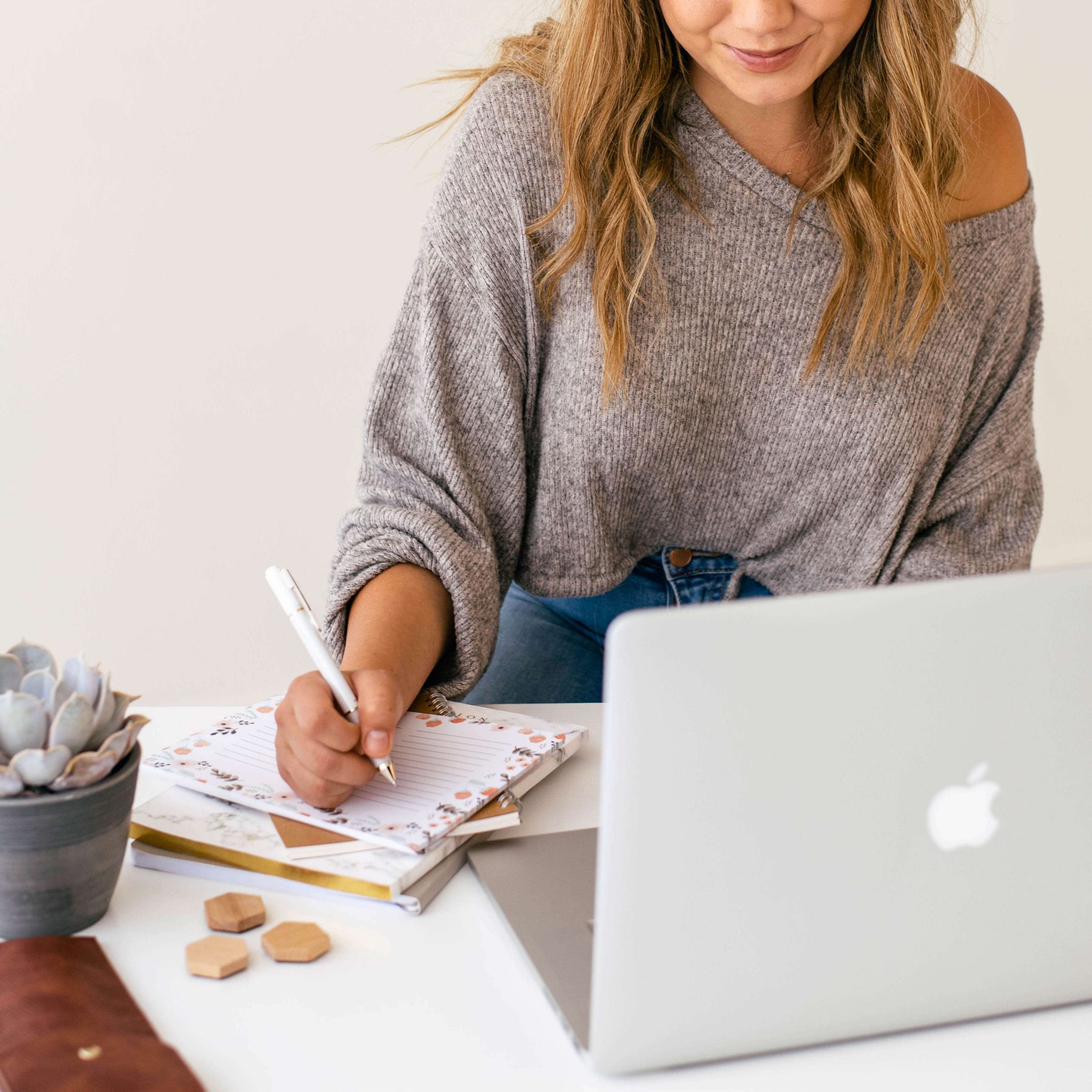 21 Virtual Assistant Website Examples to Inspire You | Byte Bodega