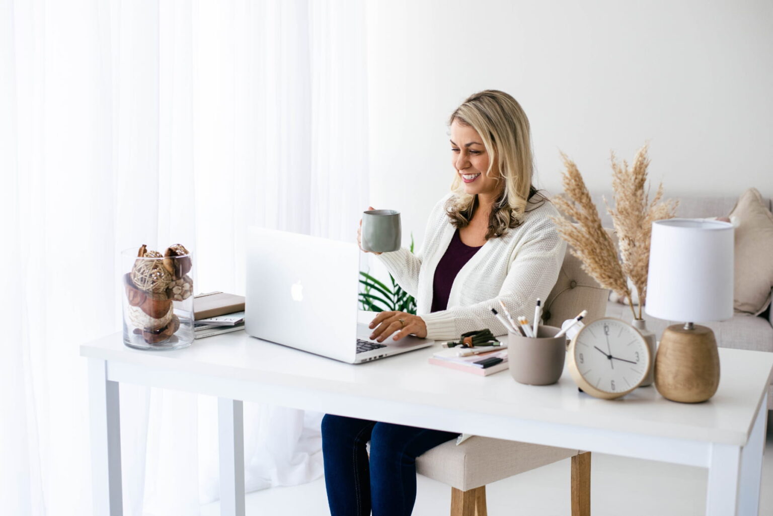 Here's Why You Need a Virtual Assistant Blog (and how to start one ...