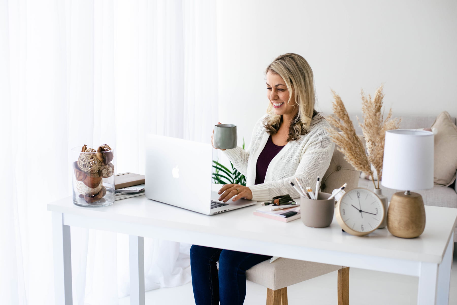 Here's Why You Need a Virtual Assistant Blog (and how to start one ...